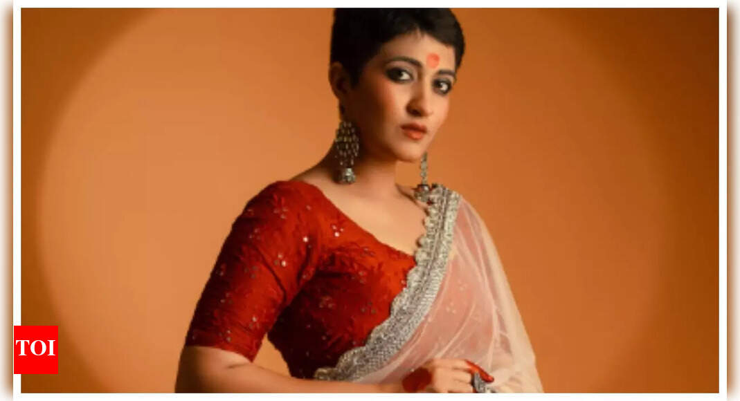 Denisha Ghumra mesmerizes fans with timeless elegance in a traditional ...