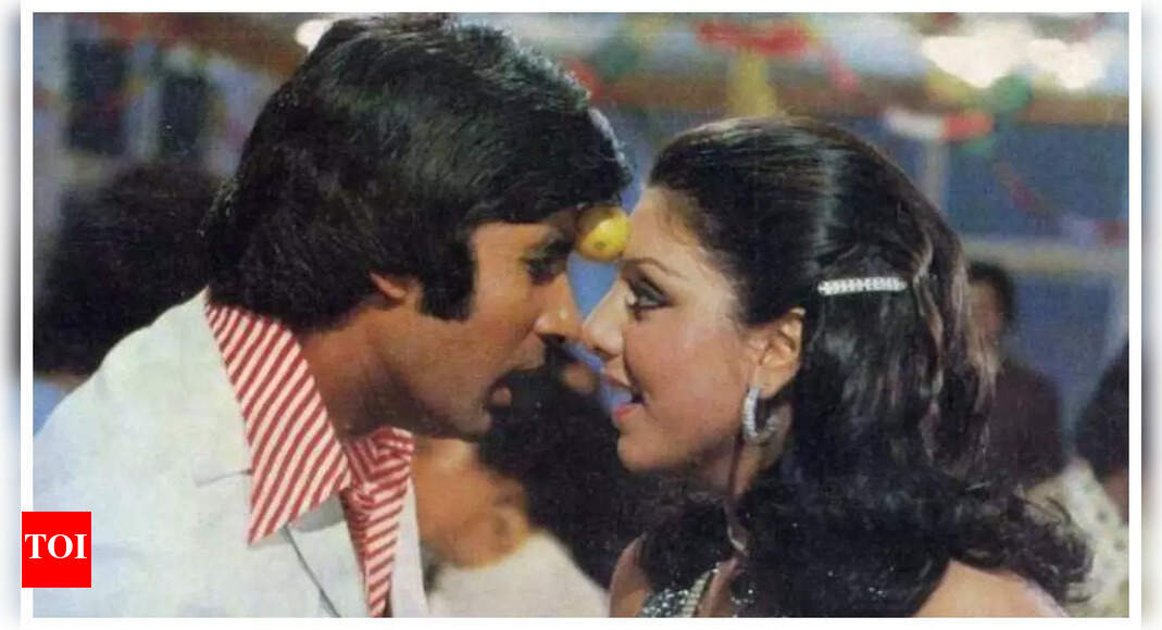 Here's why Amitabh Bachchan arranged a flight back to Mumbai for Neetu Singh during the 'Saara ...