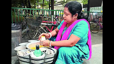 Woman Hawker: Homemaker To Breadwinner: Journey Of A Woman Hawker ...