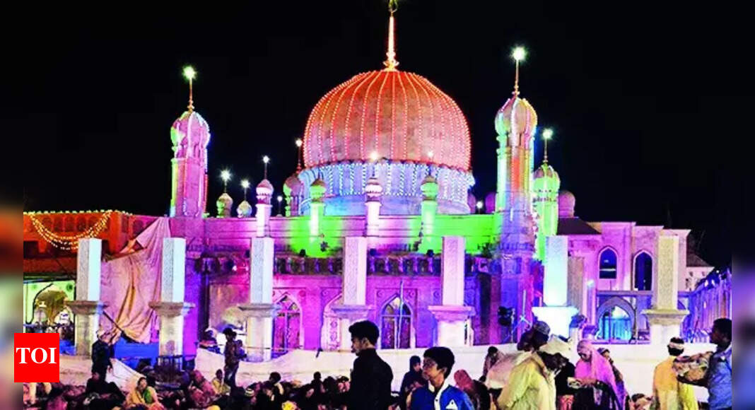 Tajuddin Baba: Tajuddin Baba Now A Focal Point For Votes | Nagpur News ...