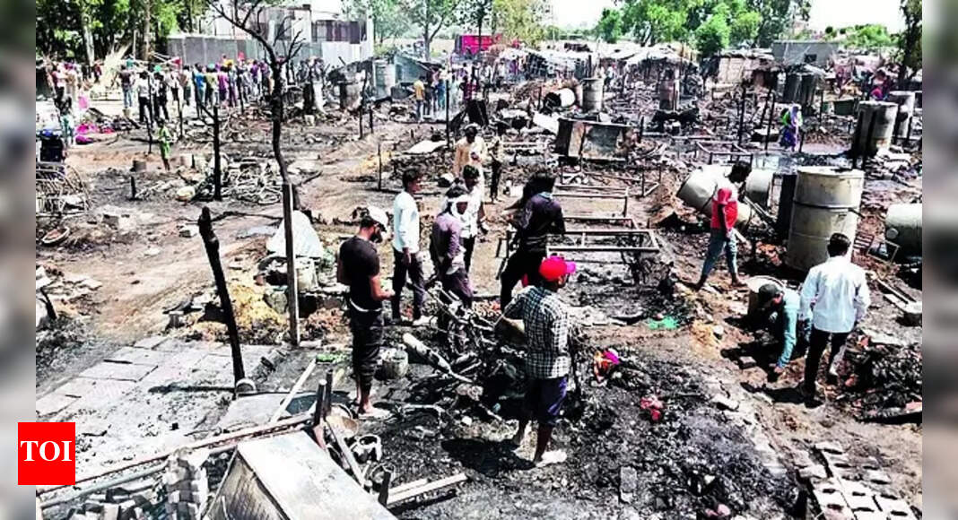 Fire: 40 Huts Gutted In Fire At A Slum In Mohali | Chandigarh News ...