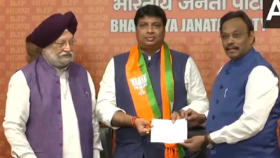 Former Congress spokesperson Rohan Gupta joins BJP ahead of Lok Sabha ...