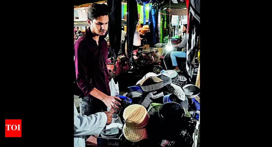 Eid Moon: Sight Of Eid Moon Sets The Midnight Bazaar In City Aglow ...