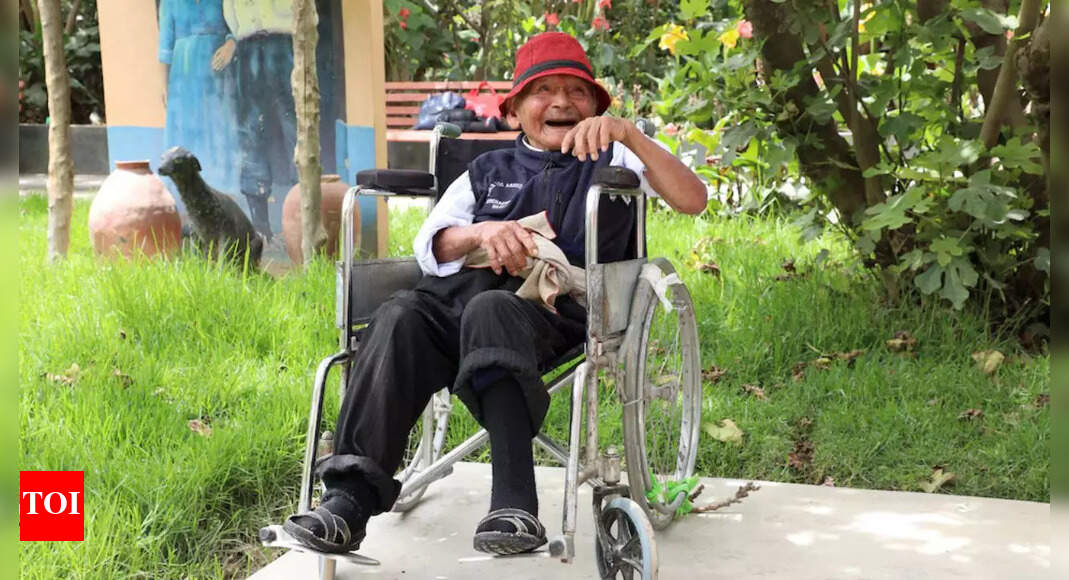 Meet the 124-year-old world's oldest living person | - Times of India