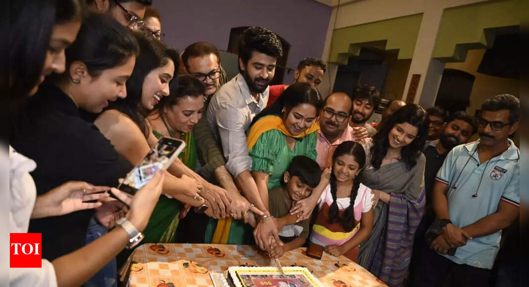 Sohag Chand Celebrations: Cast and crew come together to mark the ...