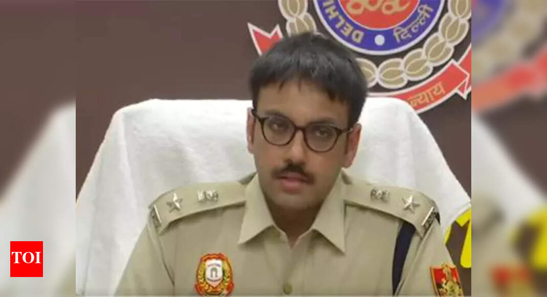 Delhi Police nab 4 in connection with 3 robbery cases | Delhi News ...