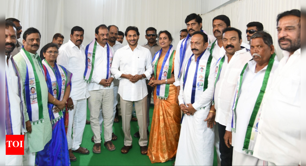 TDP leaders from Kurnool joining YSRCP en masse | Vijayawada News - Times of India
