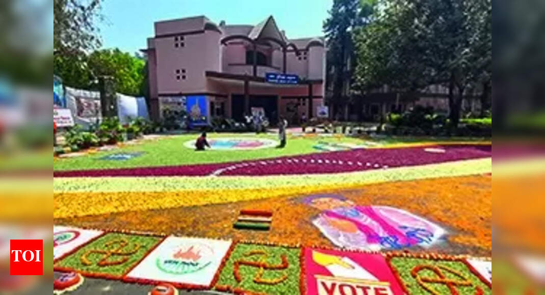 Voting Awareness: Meerut Varsity Students Make Rangoli For Voting ...