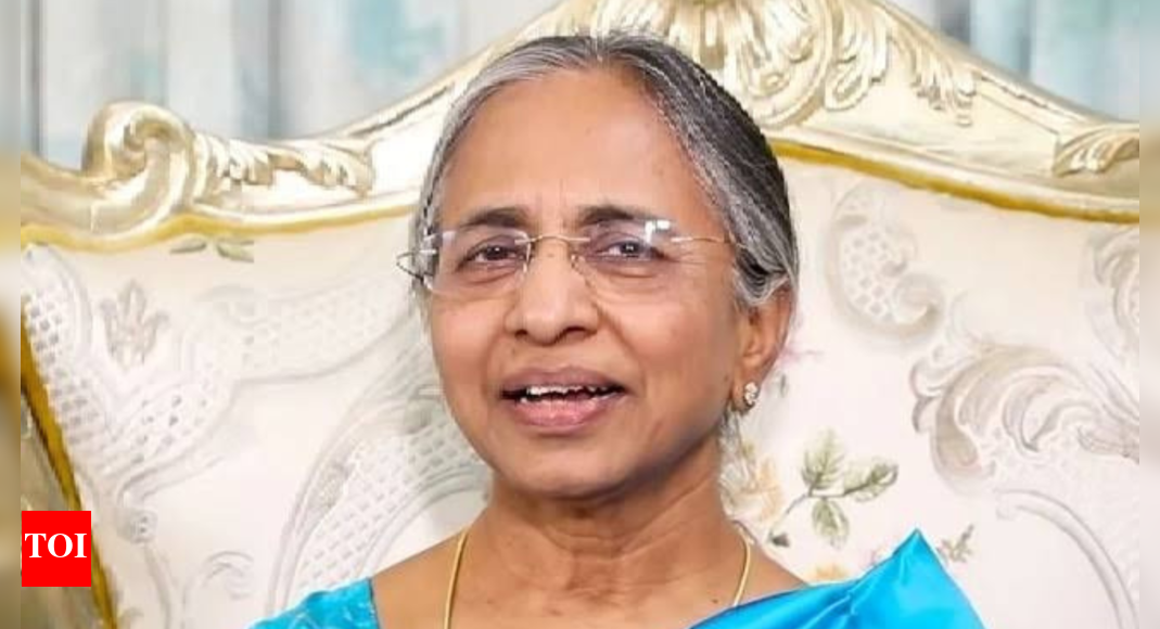 Viveka's sister YS Vimala jumps into defense of Kadapa MP to counter Sharmila's accusations ...