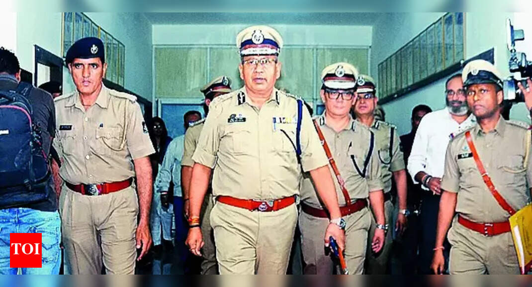 Surat Police Chief: From Pc To Cp, We Will Work As A Team: Surat Police ...