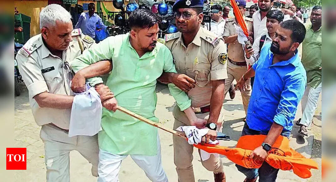 ABVP Activists: 4 Detained As Abvp Activists Try To Gherao Residence Of ...