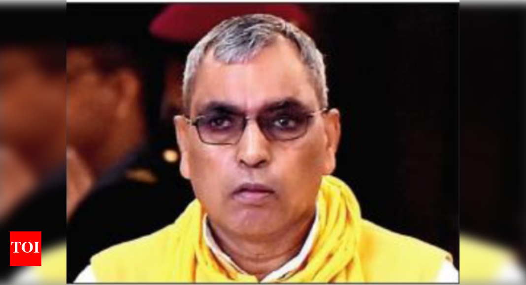 OP Rajbhar: Controversy’s child & a master of U-turns | Lucknow News ...