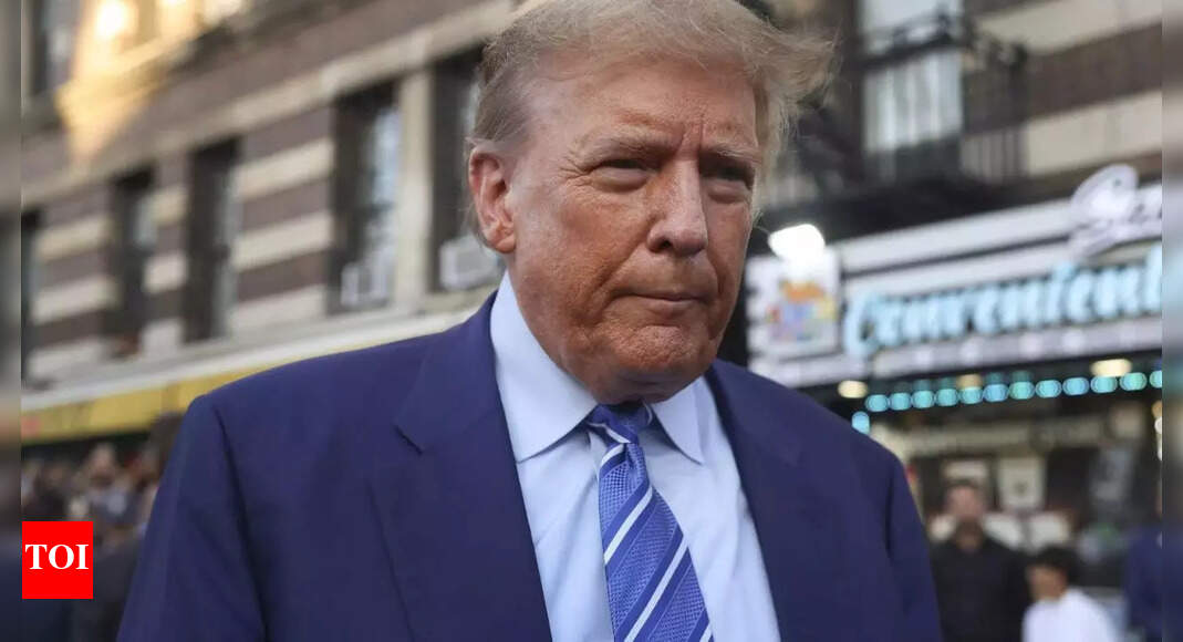 Donald Trump visits Harlem, vows to ‘straighten New York out’ - Times ...