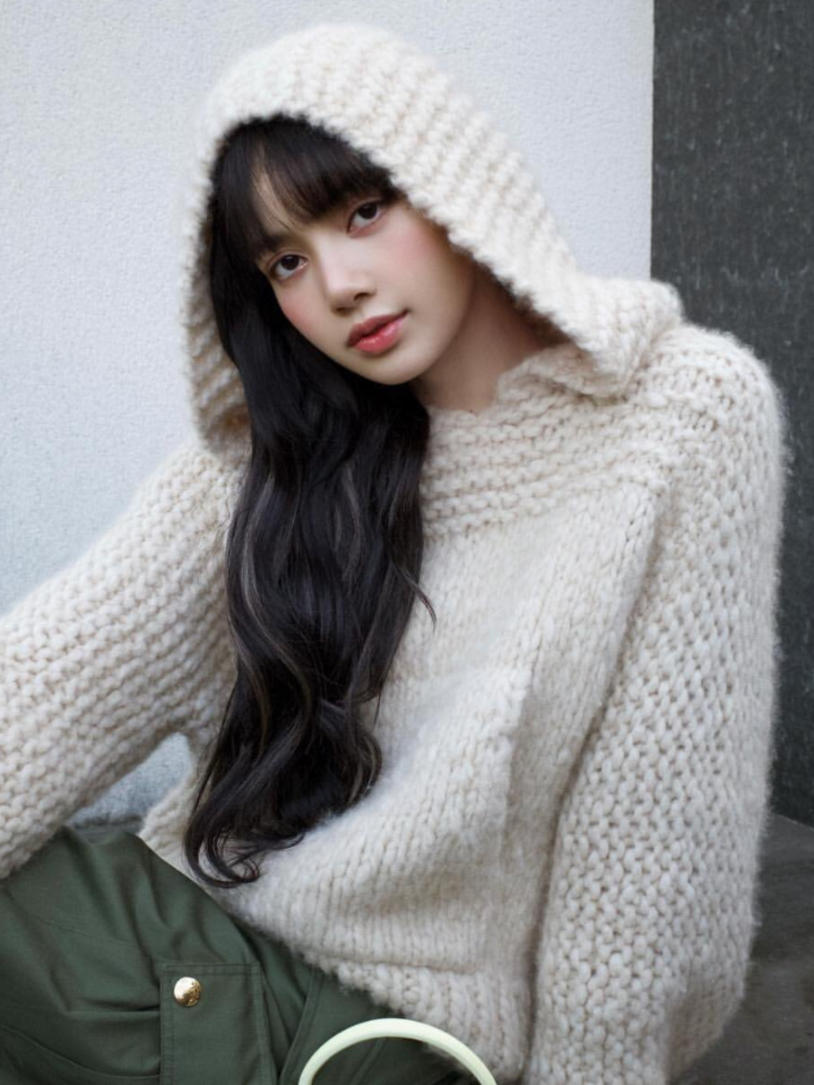 Take A Tour Of Blackpink Lisa's Luxurious Beverly Hills Mansion | Times Now