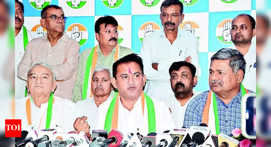 BJP Workers: ‘turncoats At Top Posts, Bjp Workers Doing Menial Jobs ...