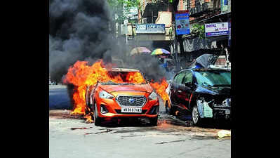 Cars Catch Fire: Mechanic In Hospital After 3 Cars Catch Fire | Kolkata ...