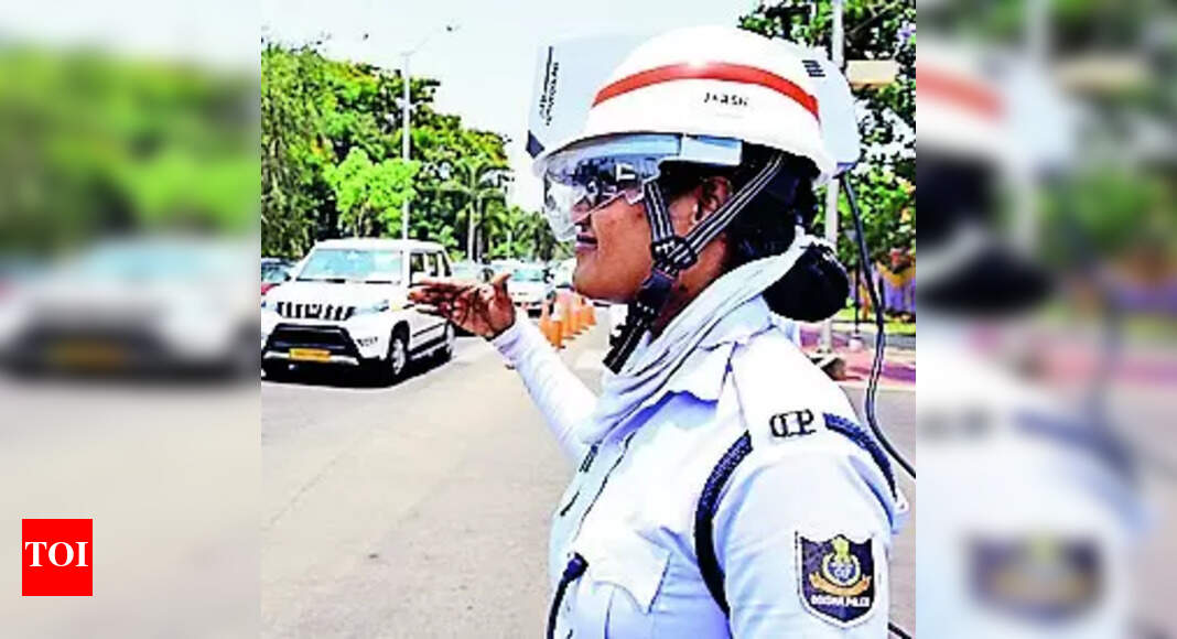 AC Helmets: Traffic Cops Get Ac Helmets To Tackle Rising Temperature ...