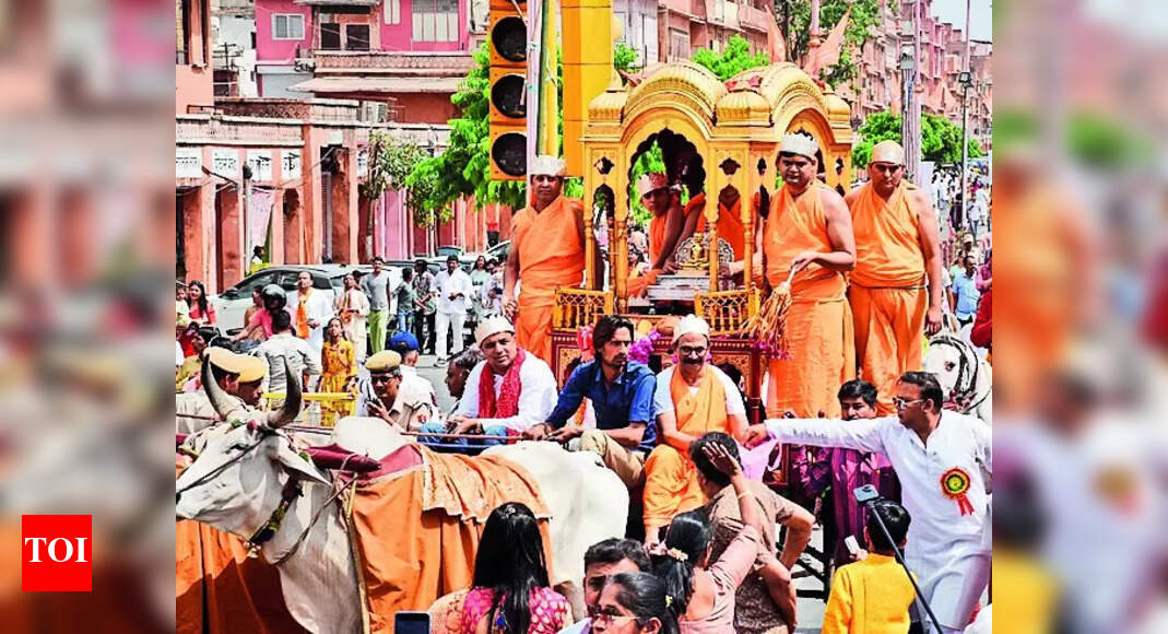 Jainism: Walled City Reverberates With ‘jai Jinendra’ Chants On Mahavir ...