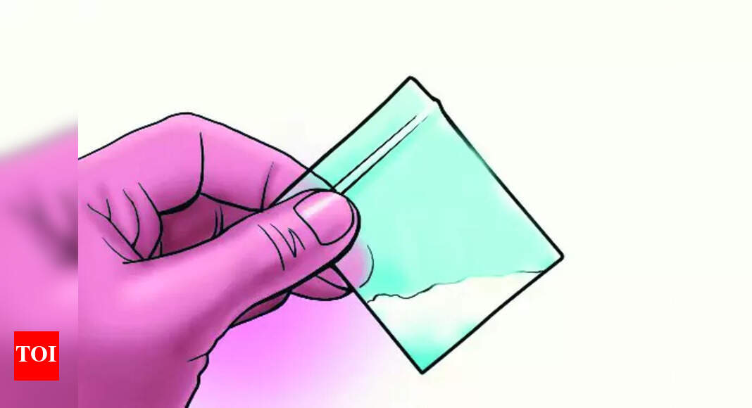 Opium Smuggling: Cop Among 3 Held For Bid To Smuggle Opium Abroad ...