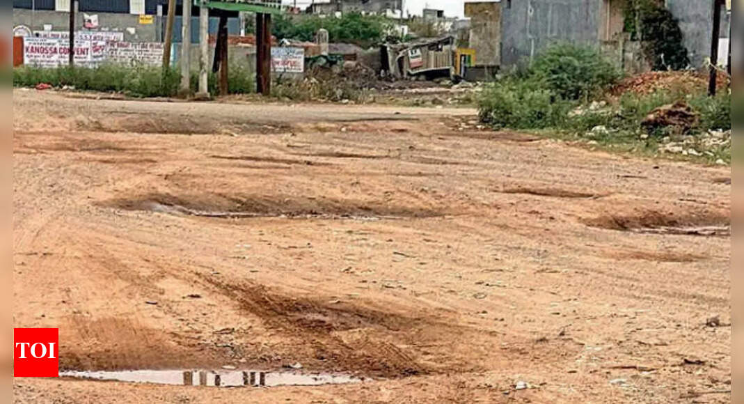 Years gone, but this 3km-long link to DME is still waiting for repairs | Ghaziabad News - Times ...