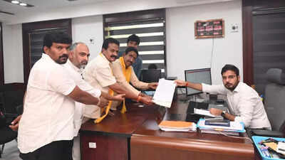 Ex-minister Ponguru Narayana files nomination at Nellore assembly | Amaravati News - Times of India
