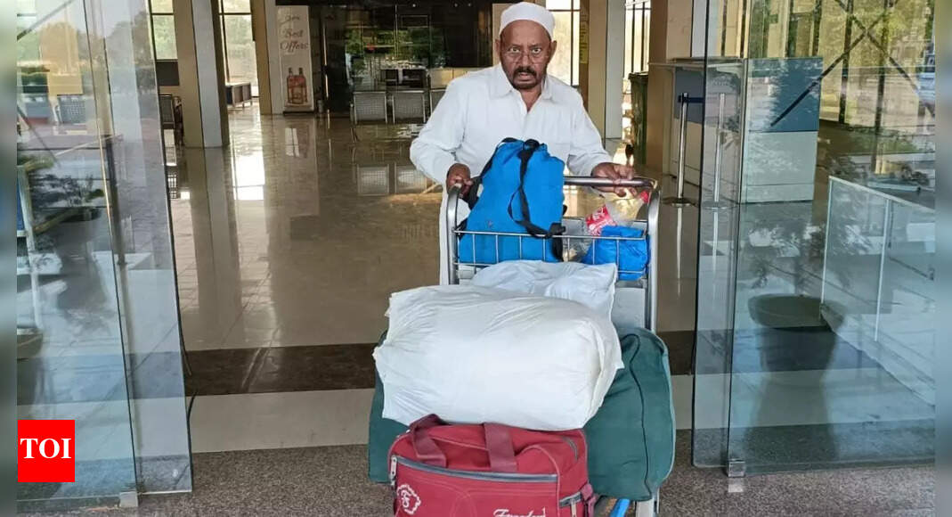 UP man returned empty-handed from Pakistan | Amritsar News - Times of India UP man returned empty-handed from Pakistan | Amritsar News - Times of India