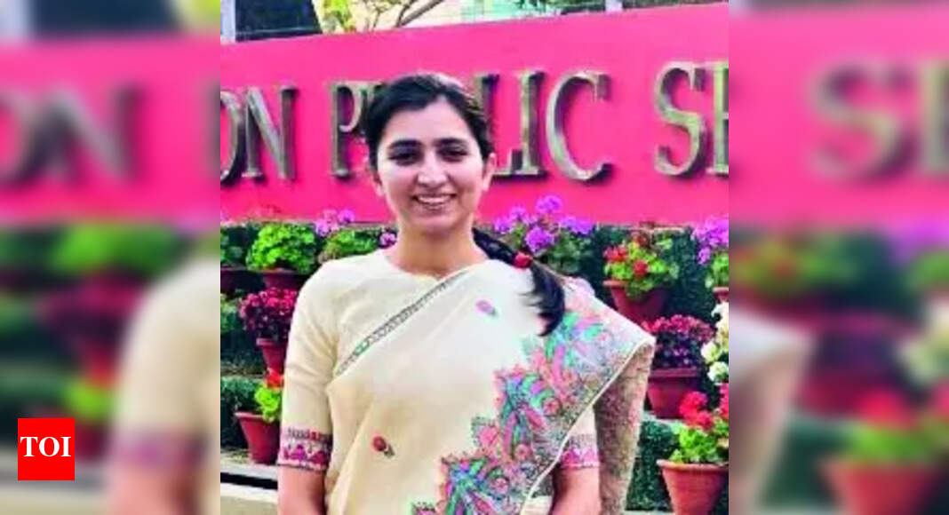 Anjna Dahiya: Jabalpur's Anjna Dahiya Cracks Upsc With Air 134 | Bhopal ...