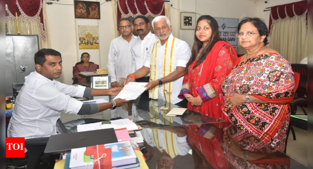 YSRCP's Vijayasai Reddy files nomination at Nellore parliament | Amaravati News - Times of India