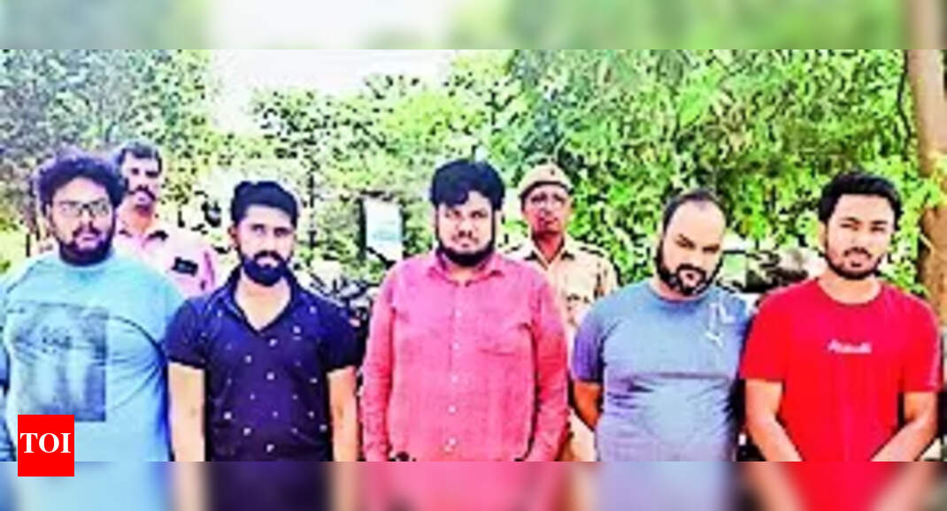 Cyber Frauds: Gang Of Cyber Cons Busted, Six Thugs Held From Gomtinagar ...