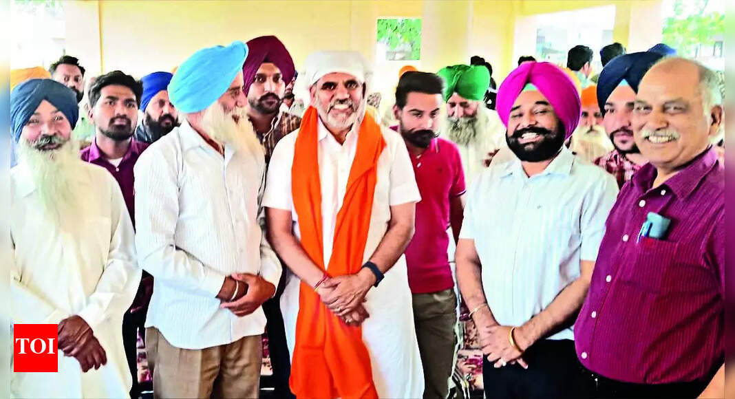 Ram Mandir: Sad Candidate Bats For Ram Mandir In Ghadam | Chandigarh ...