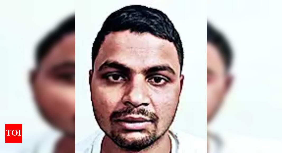 Kamat: After Cat-and-mouse Chase, Cook Held With ₹50l Booty | Bengaluru ...