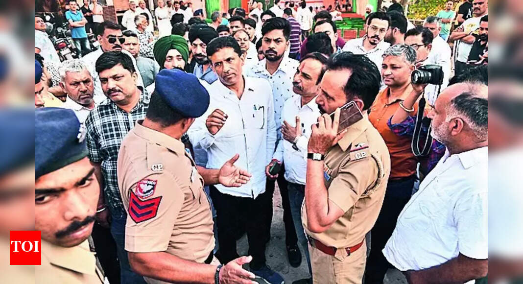 BJP Event: Tent Pitched & Stage Set, But Bjp Event Comes A Cropper ...