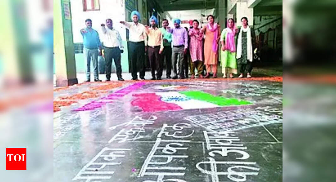 Poll Awareness: Students Make Rangoli For Poll Awareness | Lucknow News ...