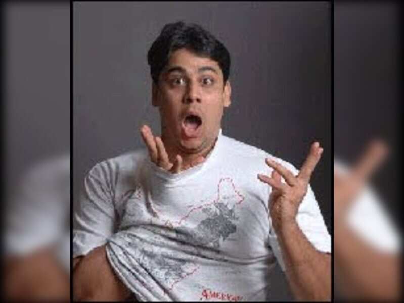 Cyrus Broacha in 'One Out of Six' - Times of India