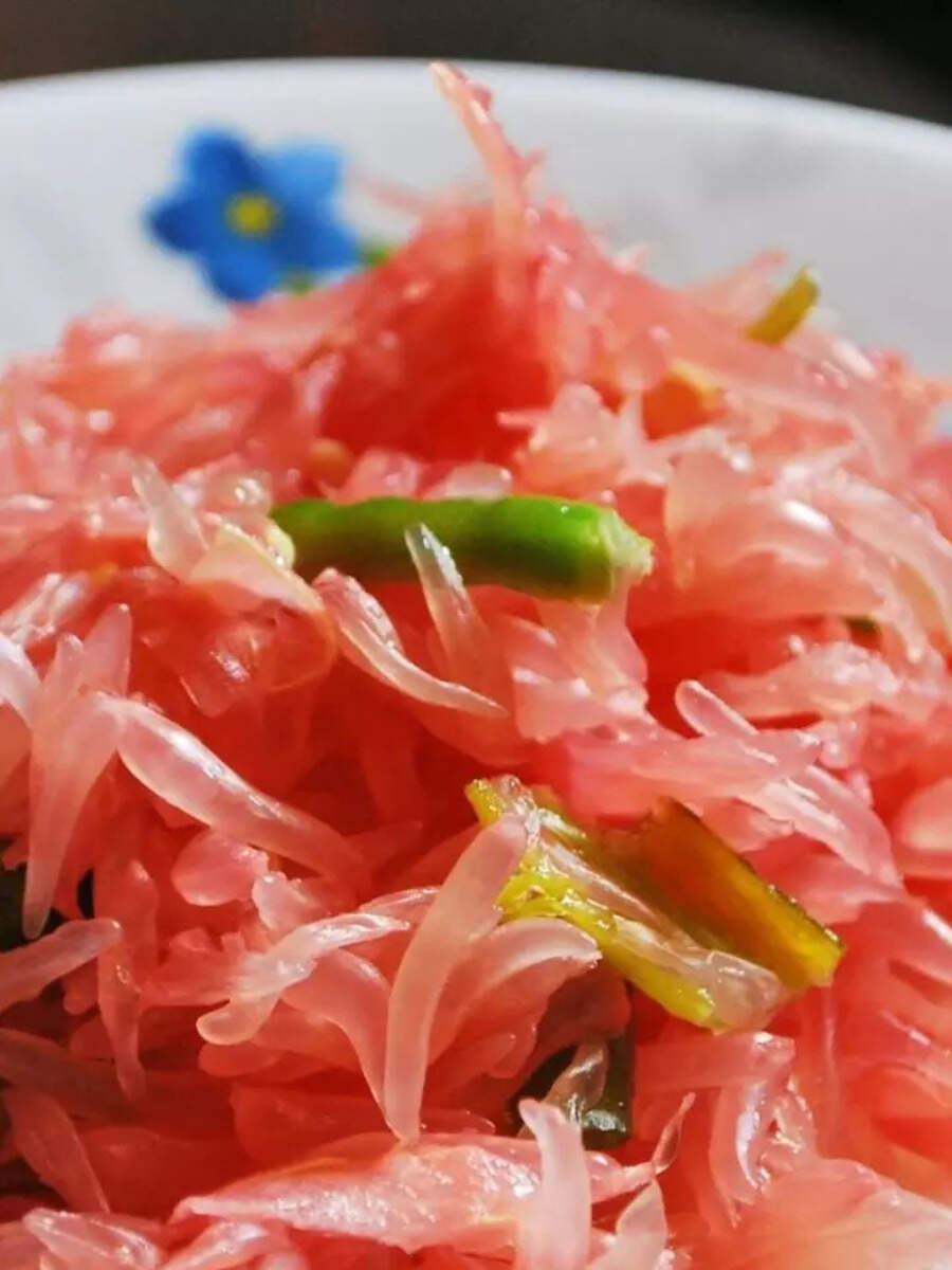 Spicy Pomelo Salad Recipe: Try This Refreshing Naga-Style Pomelo Salad ...