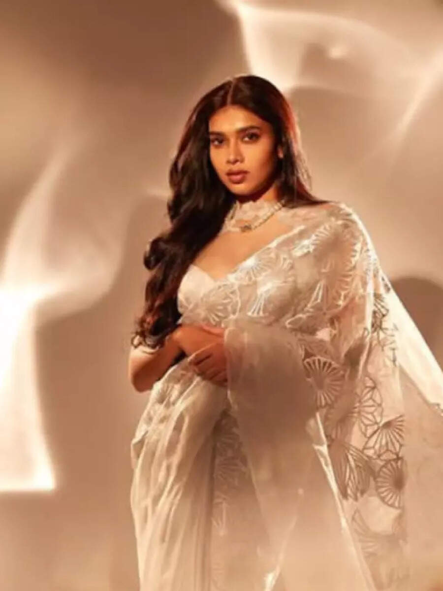 Captivating looks of Dushara Vijayan | Times of India