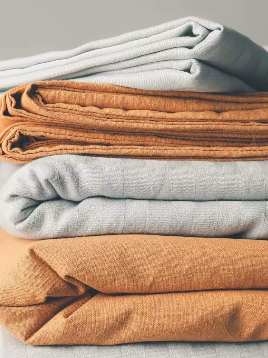 10 brilliant ways to reuse and repurpose old bed sheets | Times of India