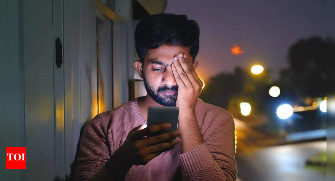 6 simple tips to protect your eyes while using smartphones - The Times ...