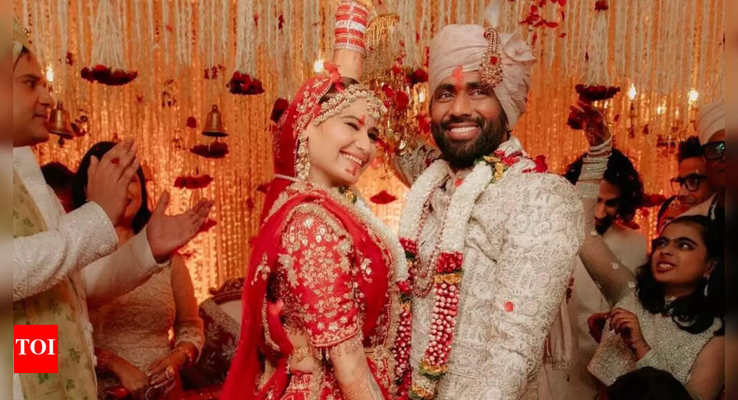 Arti Singh shares dreamy wedding snaps with Dipak Chauhan: Niti Taylor ...