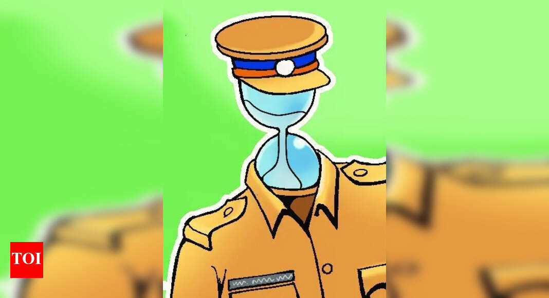 Dancing Cop: Dancing Cop In Uniform Suspended In Maihar District ...
