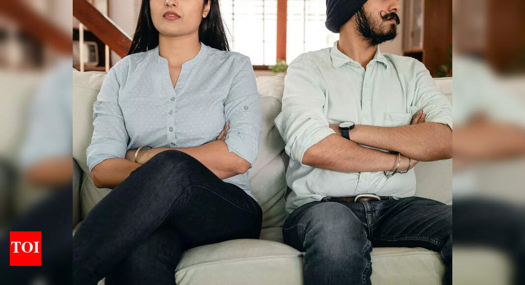 Avoidant Attachment Style: Why do some people develop an avoidant ...