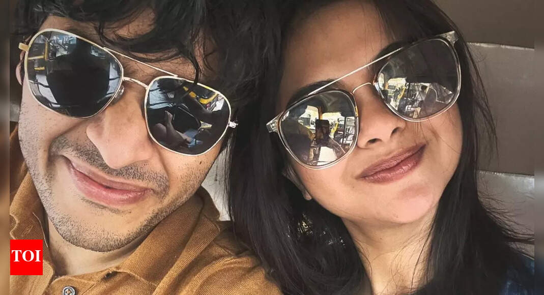 Amidst dating rumours, Solanki Roy and Soham Majumdar spotted together in ‘Oti Uttam’ screening ...