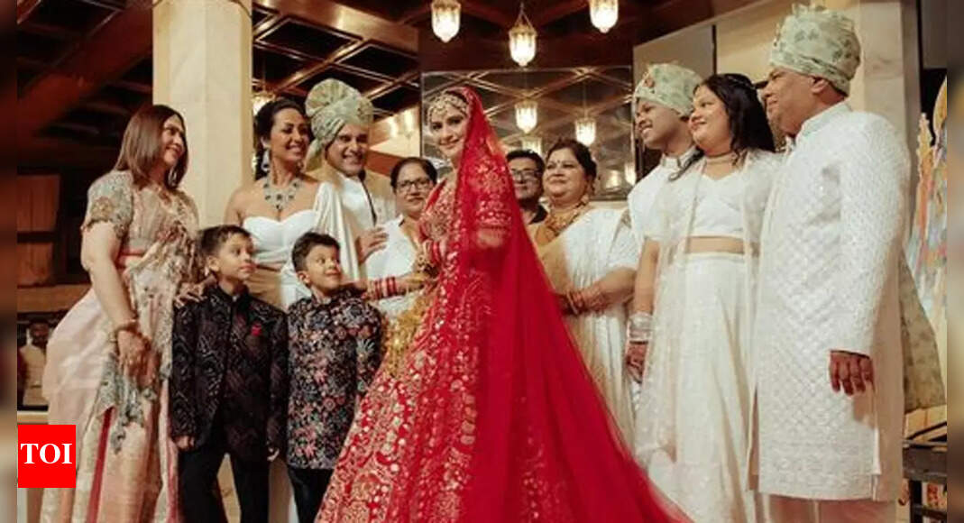 Arti Singh shares adorable moments with brother Krushna Abhishek ...