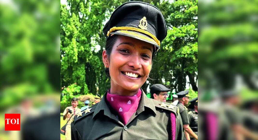 Zoya Mirza: Durg woman becomes commissioned Lt doctor | Raipur News ...