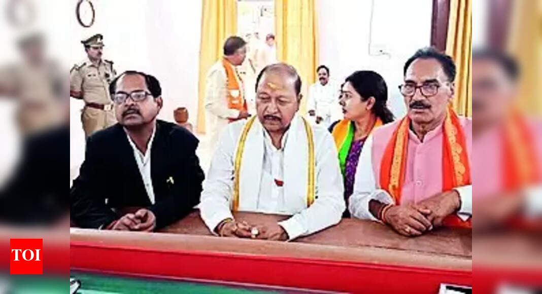 BJP Jaunpur: BJP’s Jaunpur, Machhlishahr candidates file nominations ...