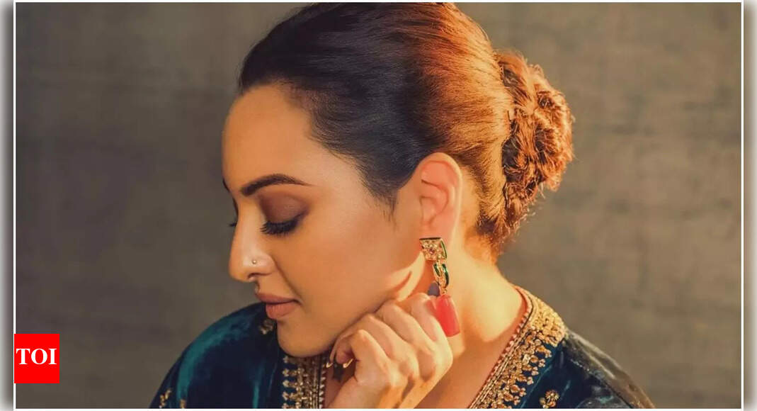 Sonakshi Sinha expresses happiness as the entire set clapped for her ...