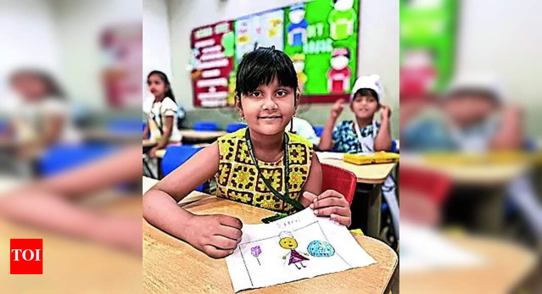 Schools: Schools loosen up, drop stuffy uniforms, also issue tiffin ...