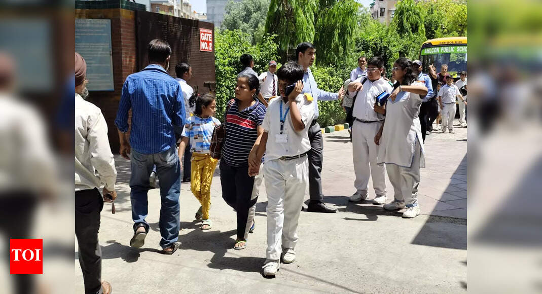 Delhi School Bomb Threat: Bomb threat mails to Delhi-NCR schools originated from Russia | Delhi ...