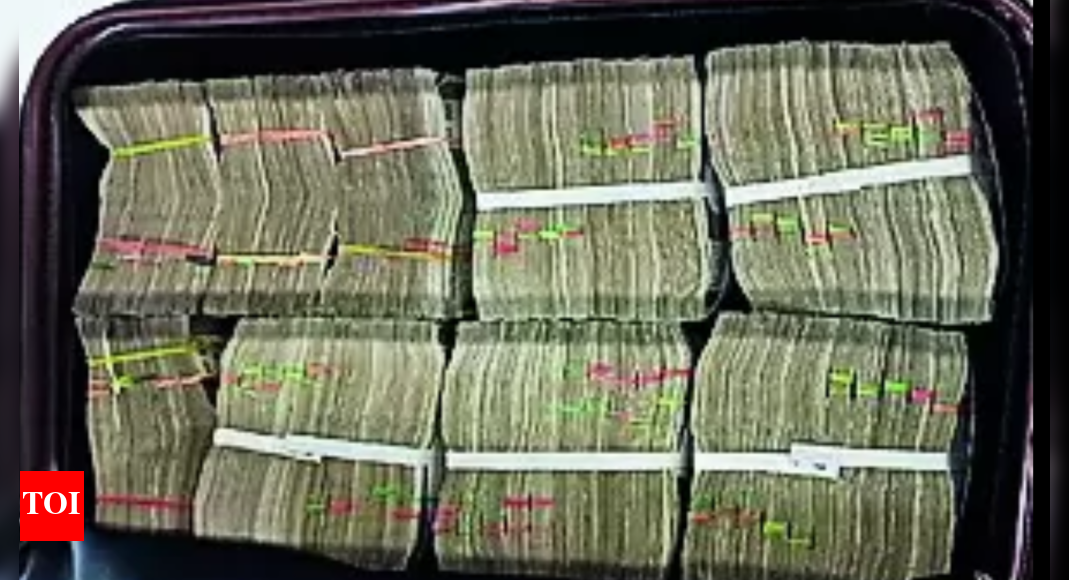 Income Tax Officials: Income tax officials seize Rs 50 lakh from ...