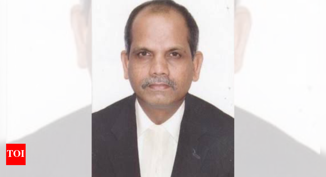 Justice Naik bids adieu as Bombay HC Judge; gets full court send off ...